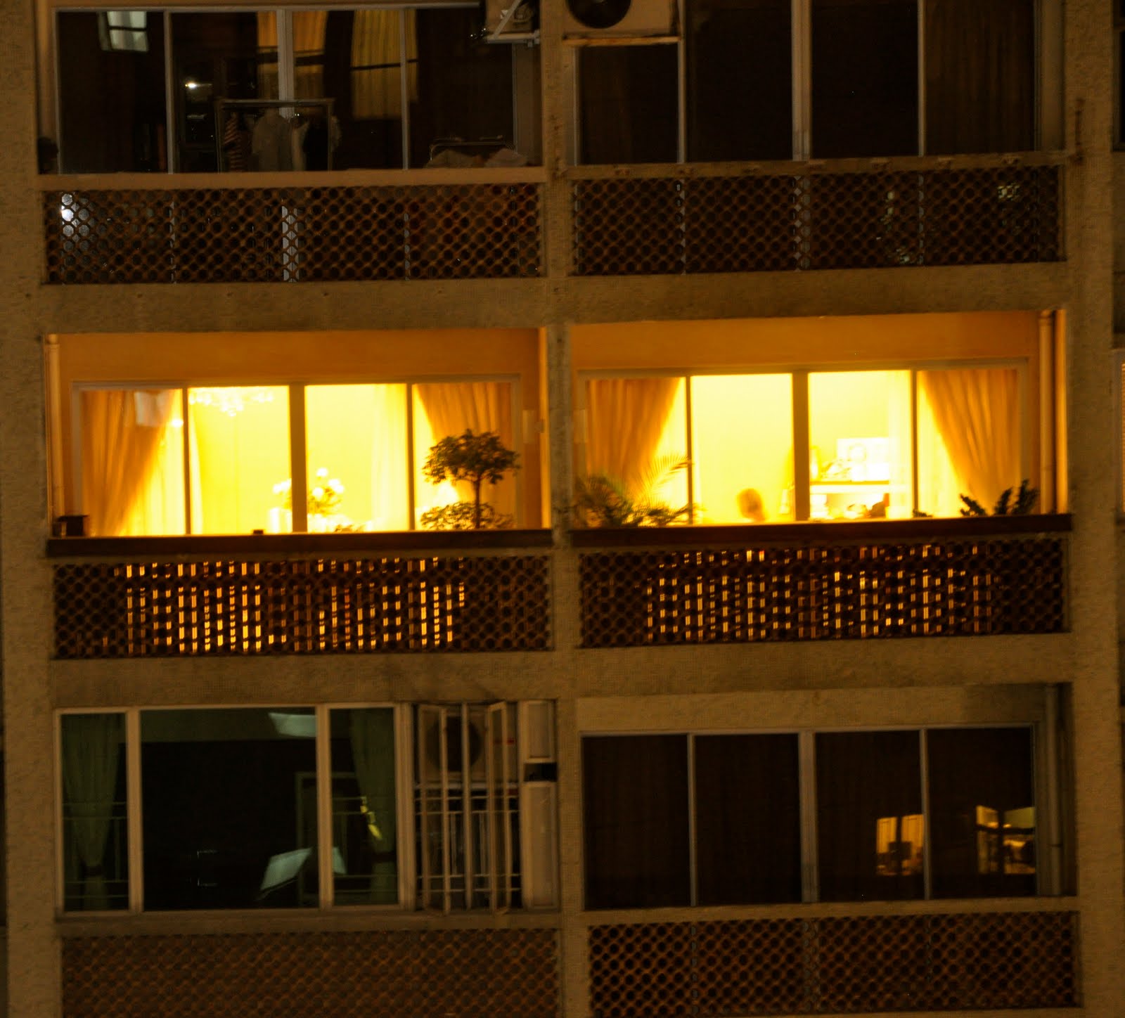 to make a LONG story short: The Windows of Hong Kong