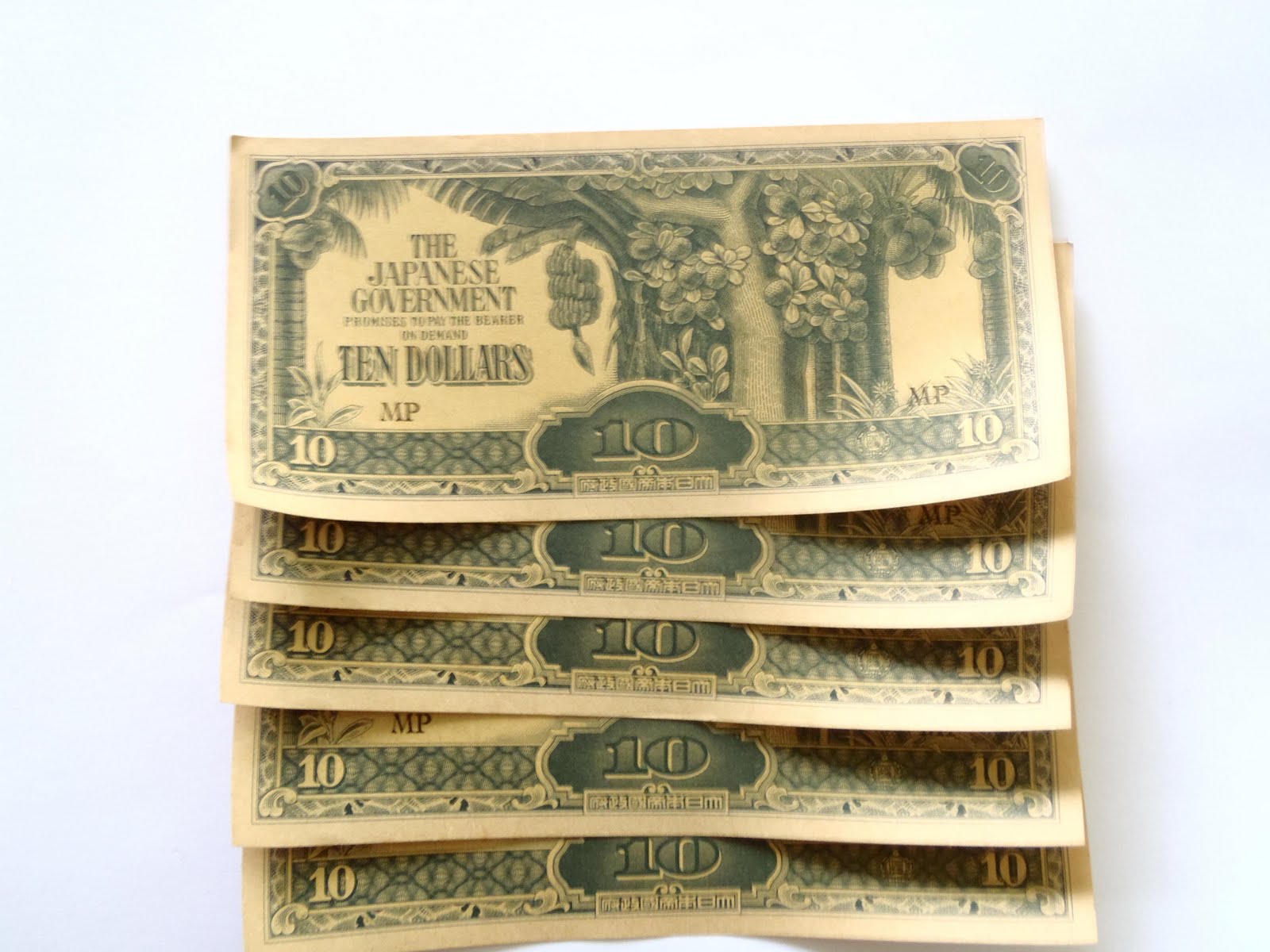 Rare historical currencies, old coins, gold and silver ornaments ...