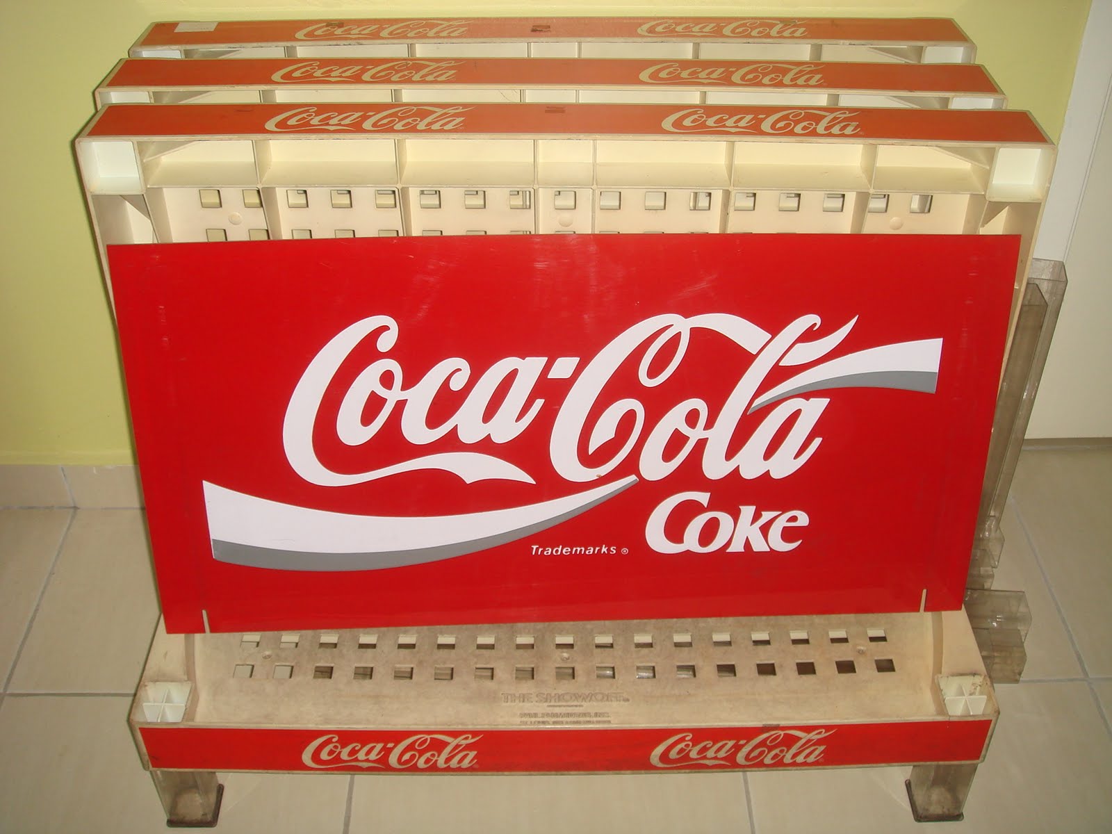 Apa Yang Best Sangat??: Coca Cola Plastic Display Rack