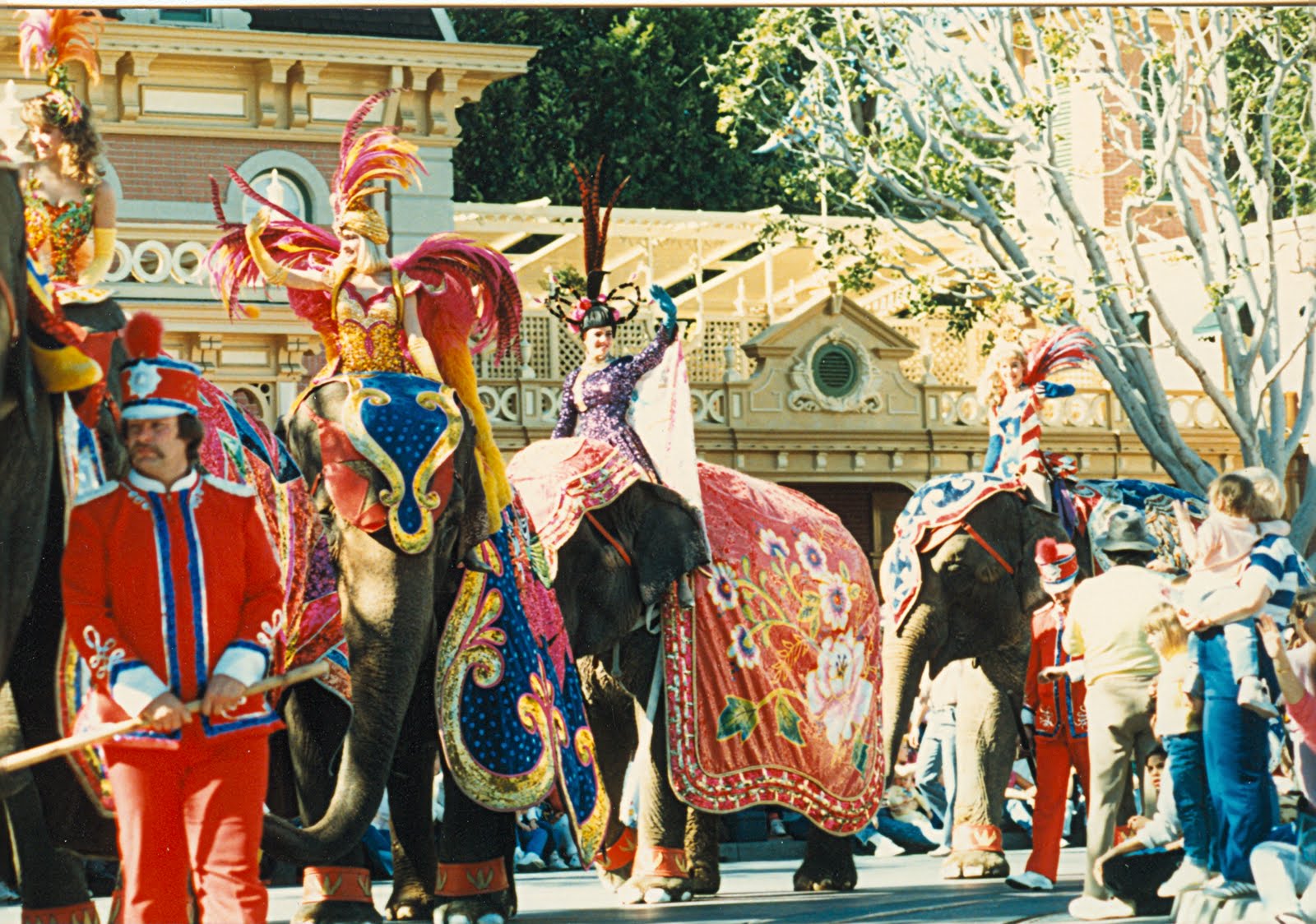Disney On Parole: Circus Fantasy Parade