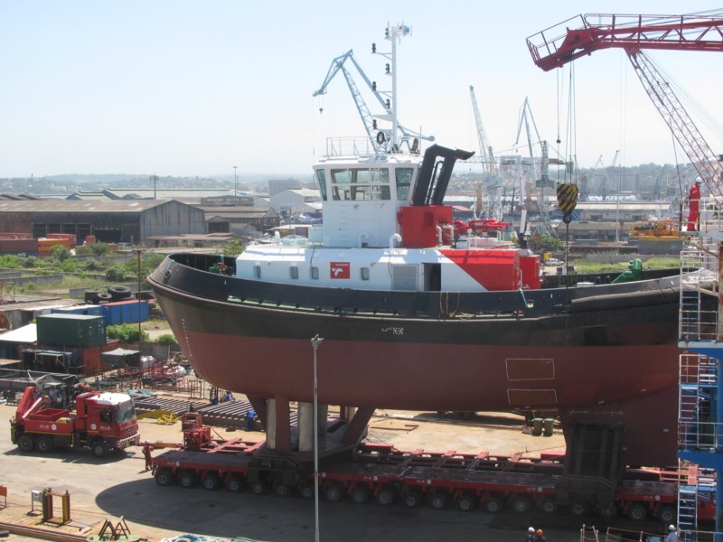 Murray & Candace's Adventures: New tugs for Transnet...