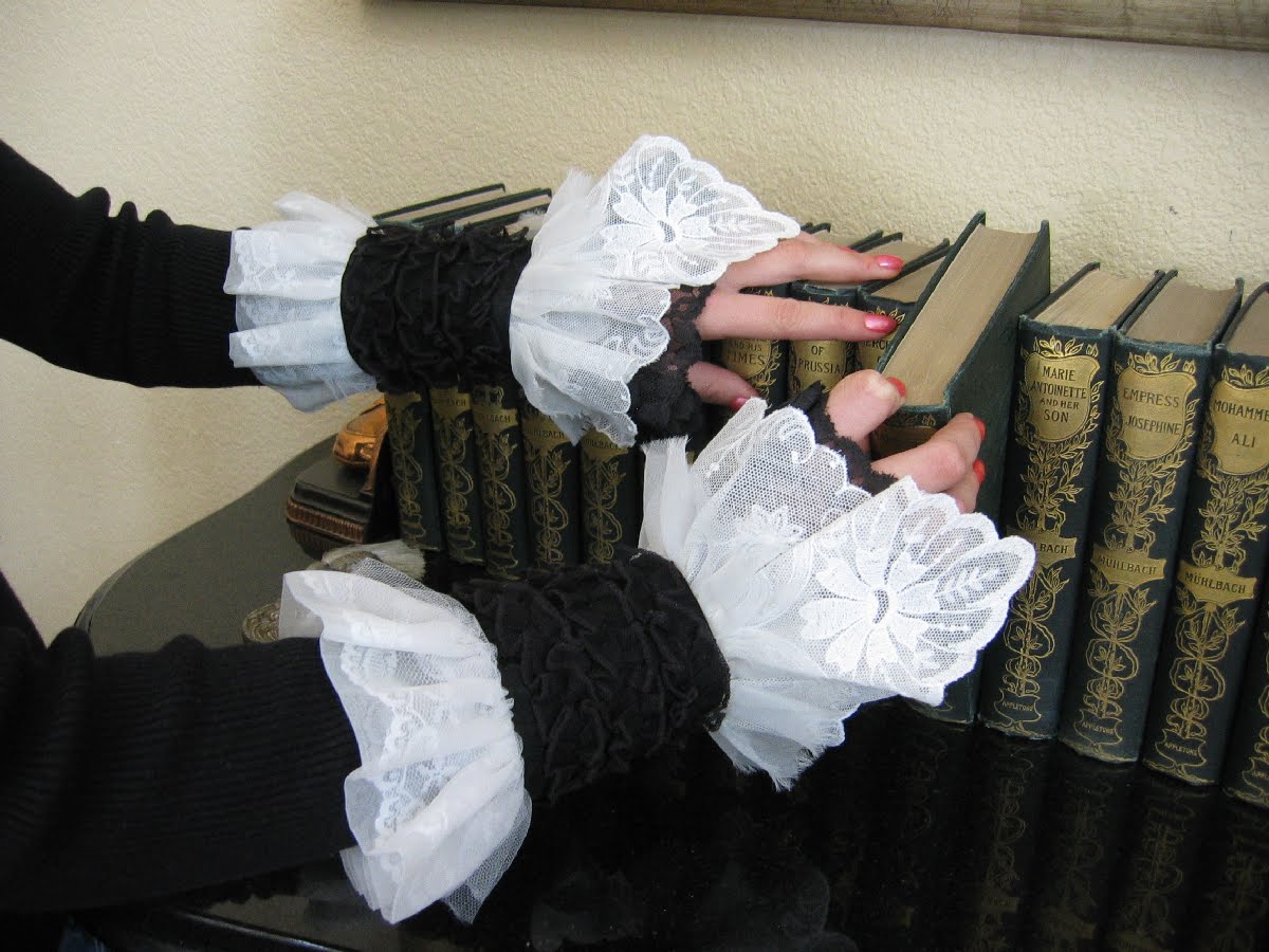 SUE JACK DESIGNS: Edwardian Lace Wrist Cuffs