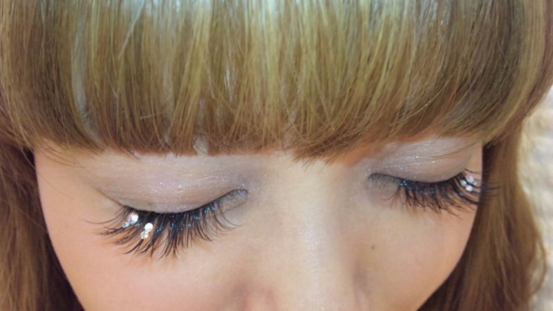 Lush Lash Bar: Jewel Eyelashes make your eyes Sparkle