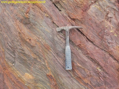 Blog Geologi Malaysia: Singkapan batuan di Bandar Gua Musang, Kelantan