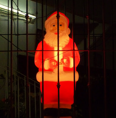 Life's a Beach!: Santa Behind Bars!
