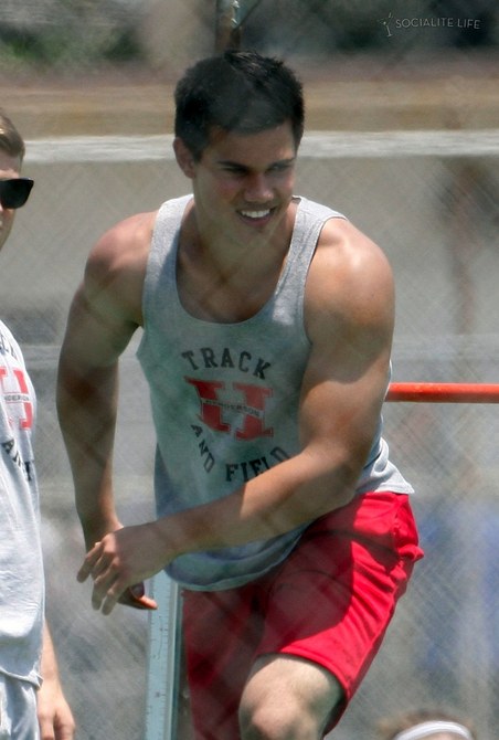 The Healthy Boy: Celebrity Body Secrets - Taylor Lautner