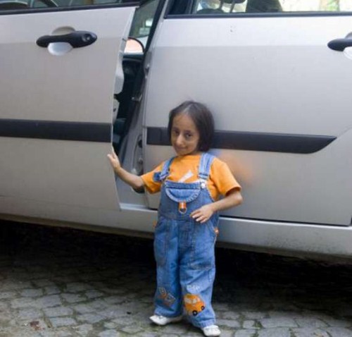The Smallest Woman in the World (8 Photos)