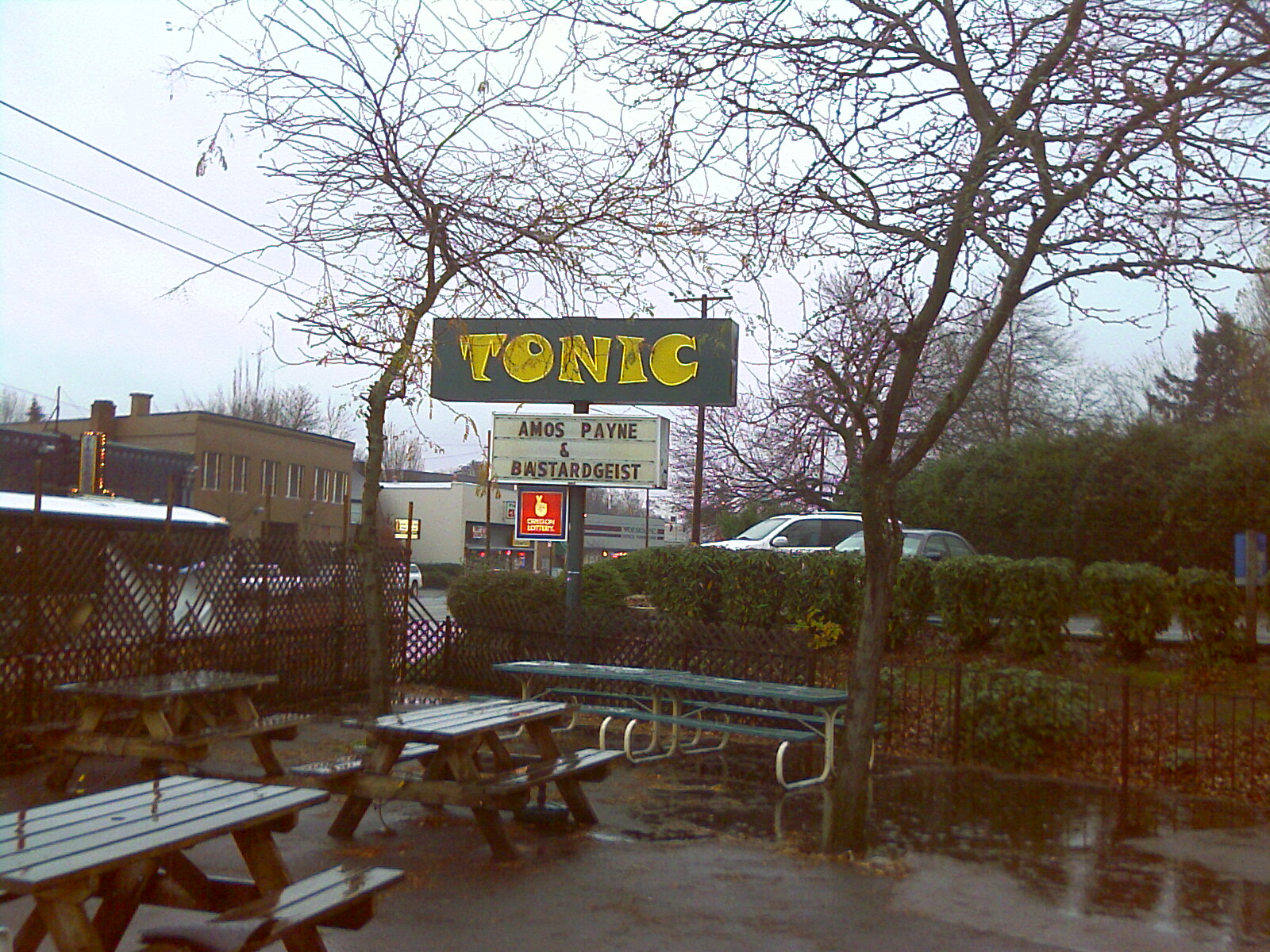 Portland Hamburgers: Tonic Lounge