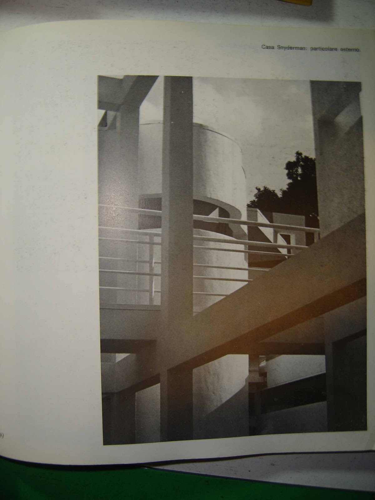 FUENTES BIBLIOGRÁFICAS: FIVE ARCHITECTS N.Y. Peter Eisenman, John ...