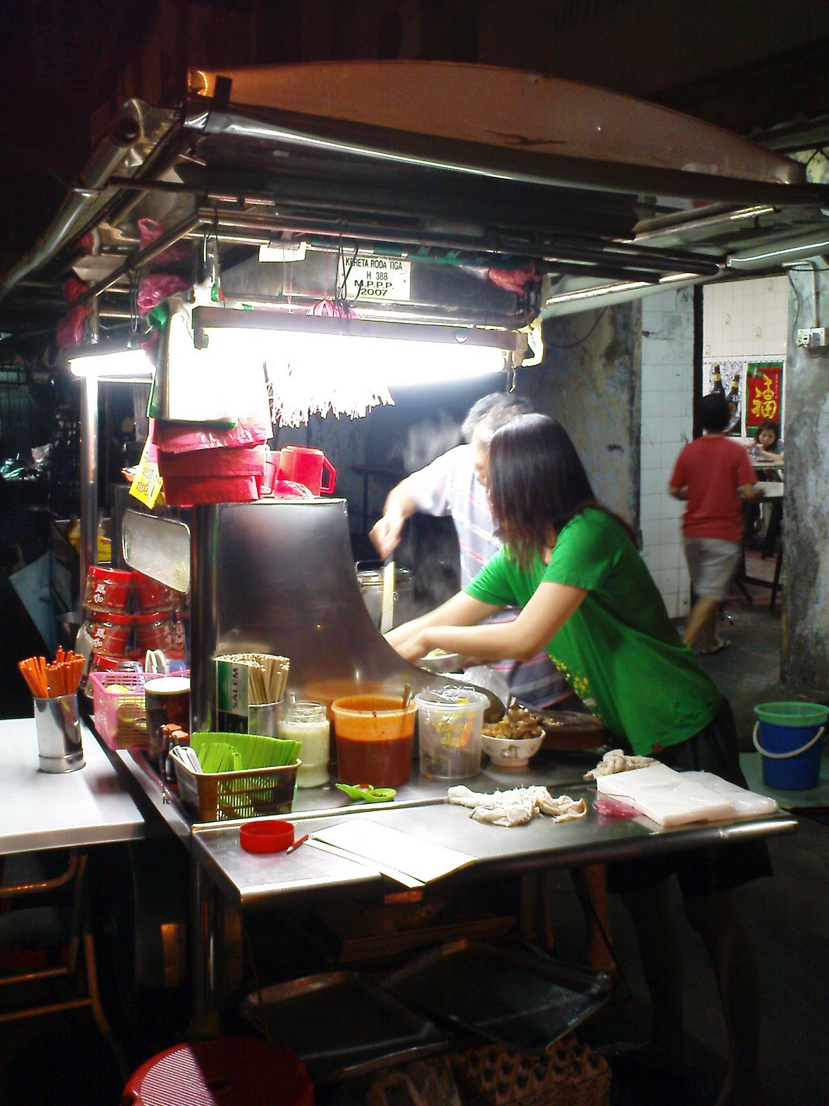 EAT OUT with SAM: Popular Midnite Hokkien Mee @ Beside Kedai Makanan ...