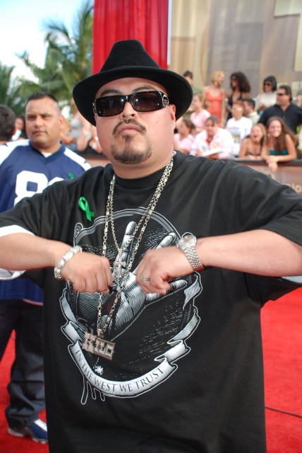 El camino hacia una identidad propia.: Tribus urbanas en México