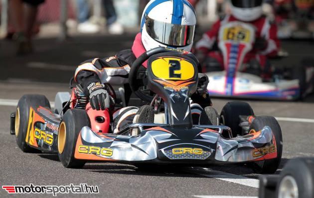 Mika Häkkinen e um dia de kart com o filho Hugo