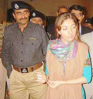 Fashion Trend Today: Pakistani Politician Sharmila Farooqi Pictures