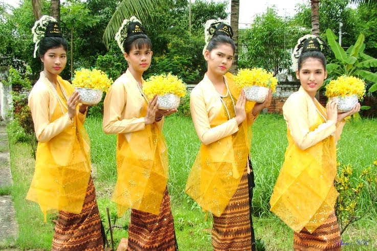 Arakan Eagle: Arakanese Girls