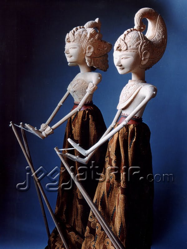 BEAUTIFUL ISLAND: wayang