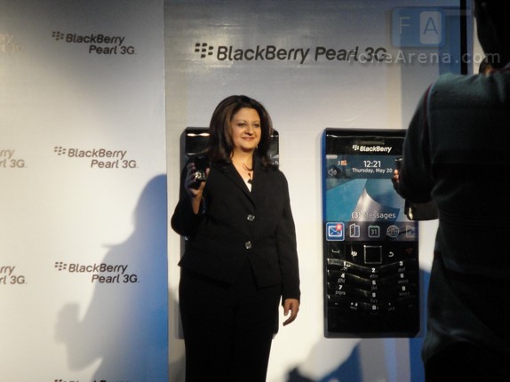 BlackBerry Pearl 3G 9100 and 9105 Launch in India on Airtel ...