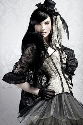 Bibian Blue: Sólo para amantes del Corset | ...Cabeza de novia