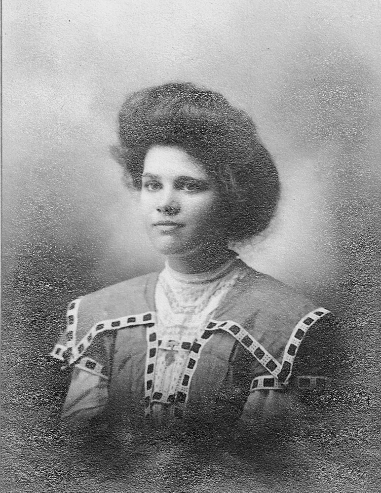 Thomas Patrick O'Hagan Family Tree: Photos of Irene, Lottie and Janie O ...