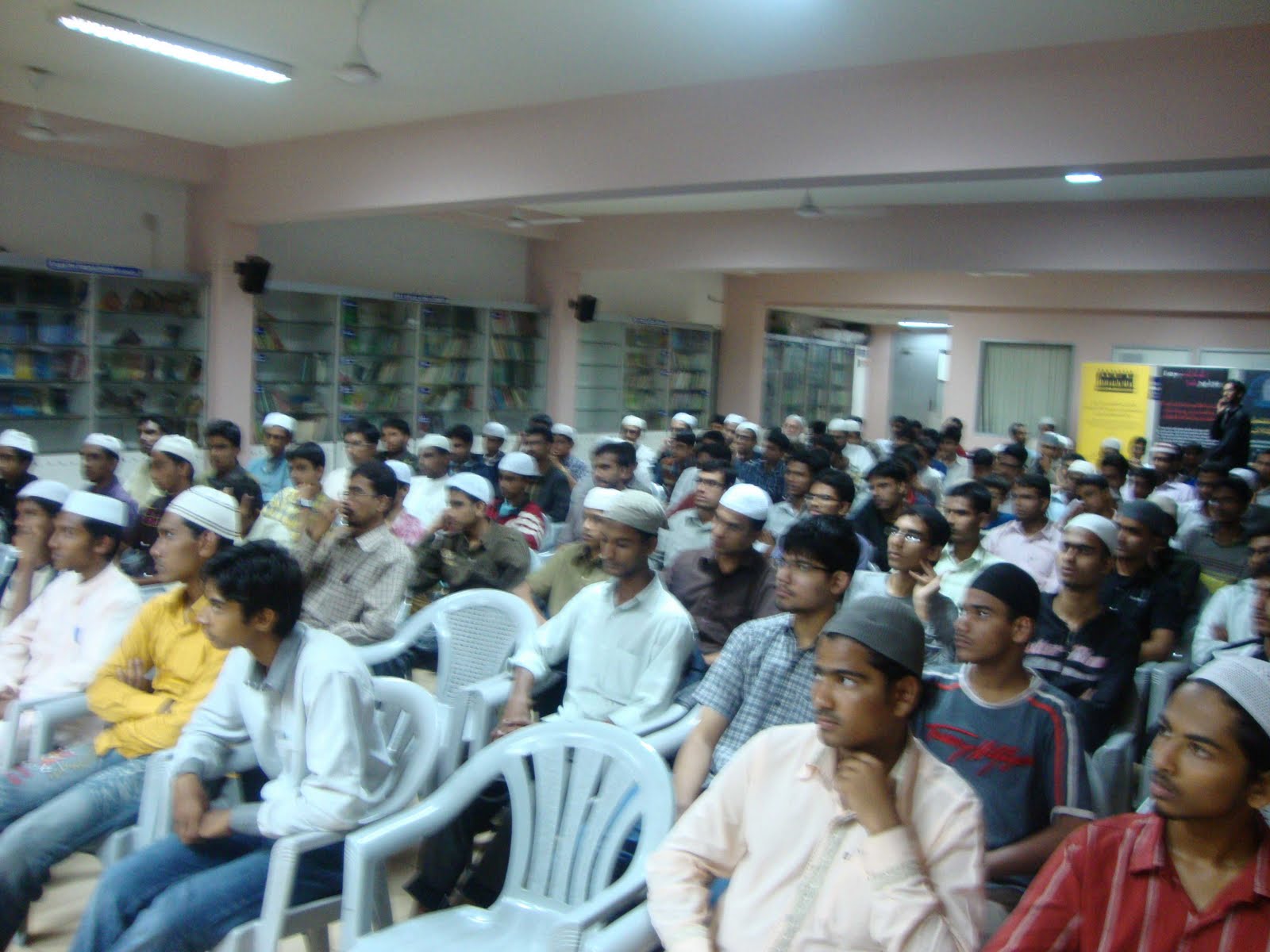Muslim Students Meet in Ramadan