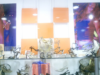 CREACIONES: vitrinas decoradas y diseñadas por mi