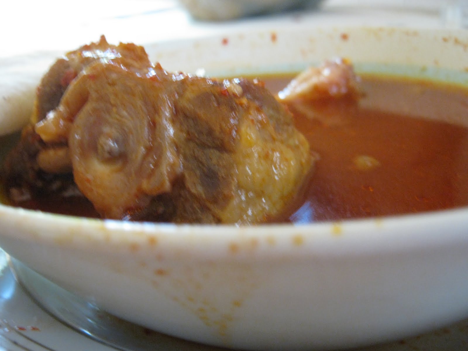 BaRRiGa LLeNa CoRaZoN CoNTeNtO: Caldo de Cola de Res