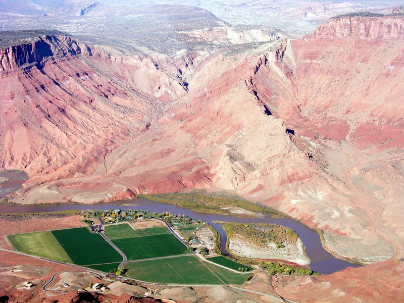 The Bu Element: An aerial tour of the Moab area...