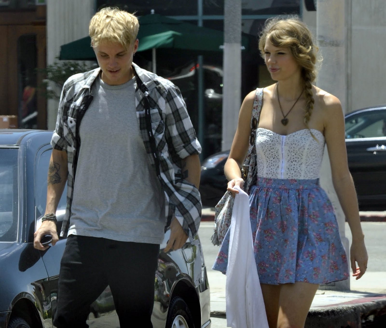 Taylor Swift And Toby Hemingway