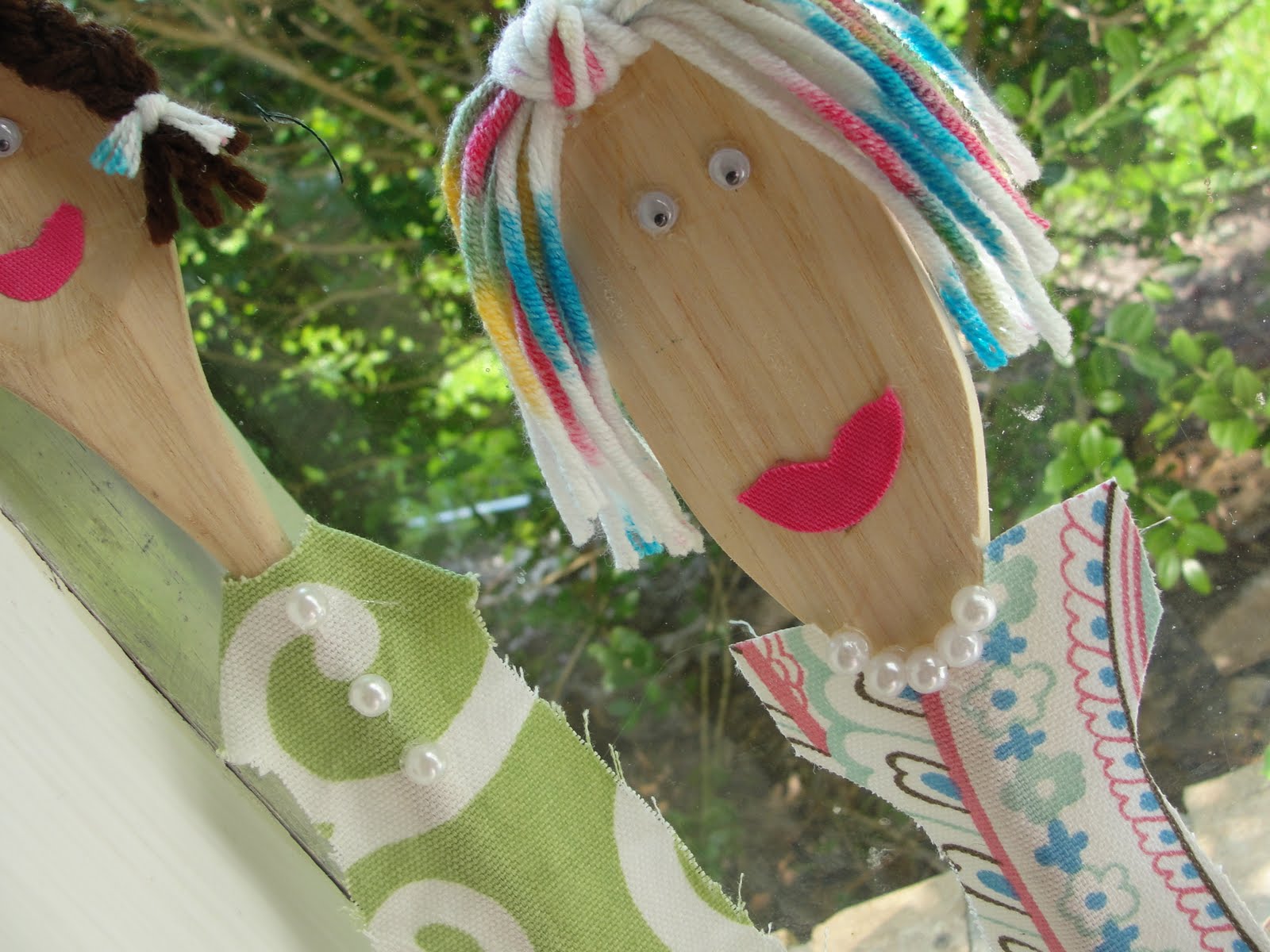 Imperfectly Beautiful: Wooden Spoon Puppets