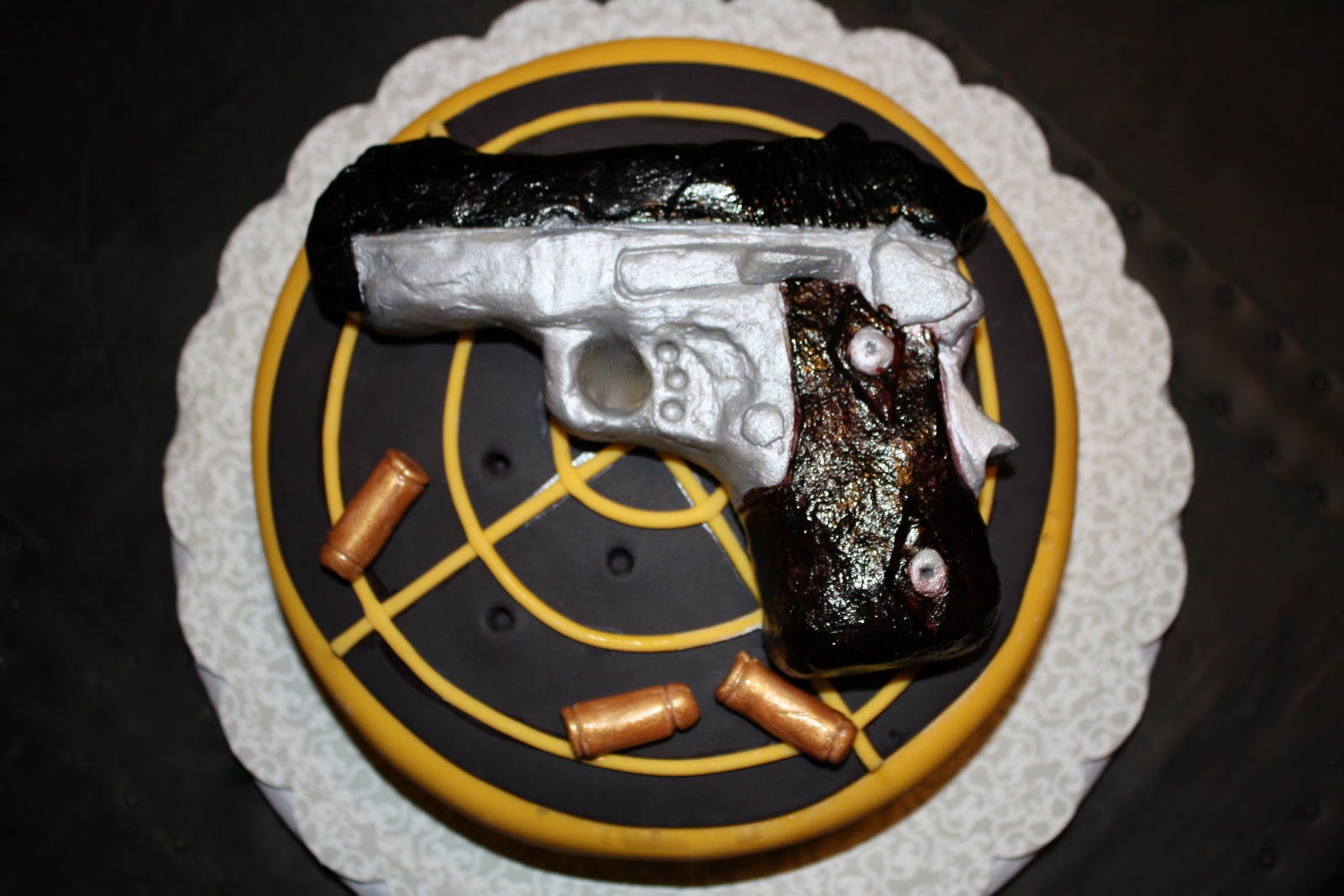 Baked Goods: Gun Cake!
