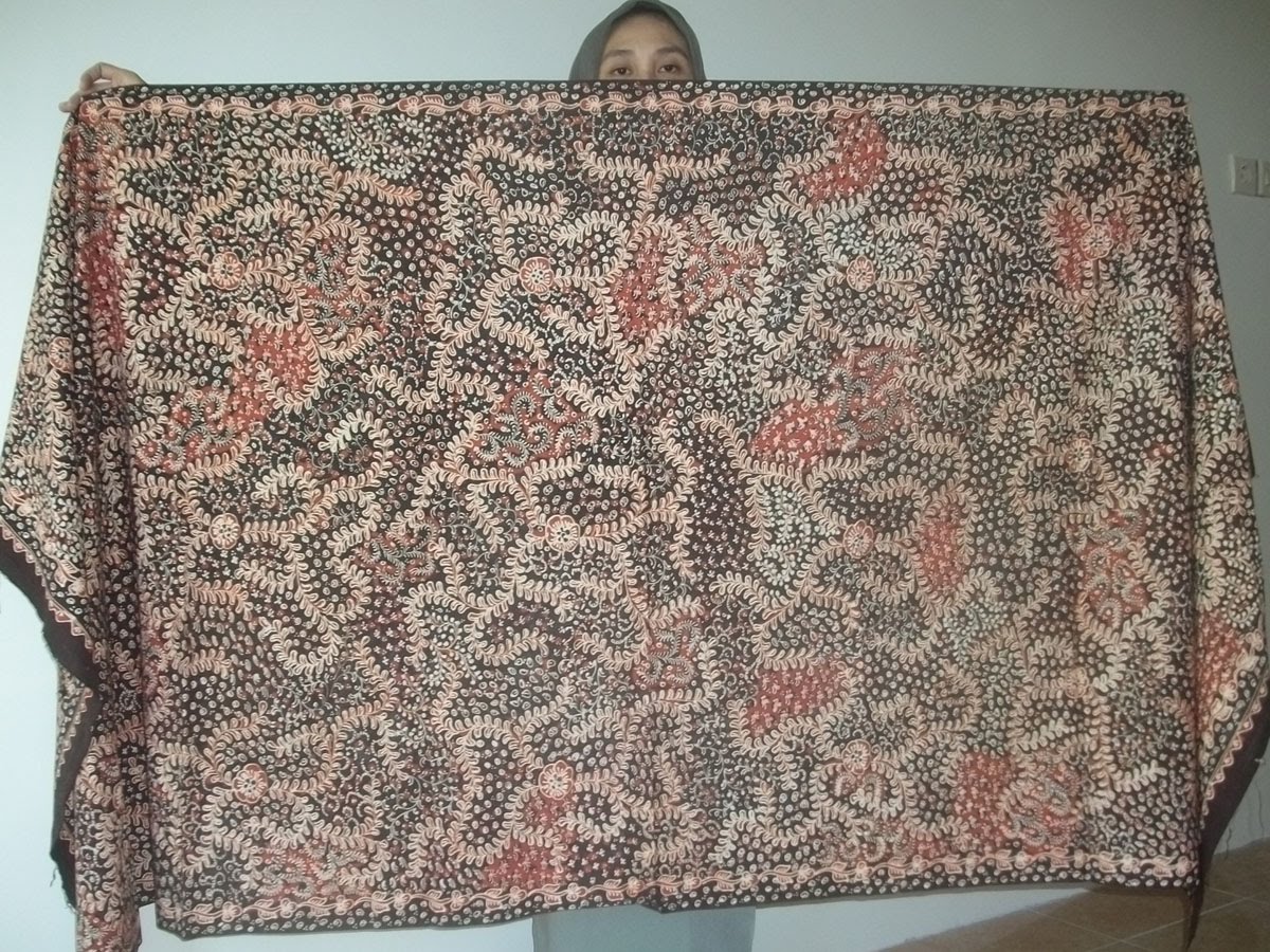 Batik Tulis Lasem: Red Sekar Jagad Aseman