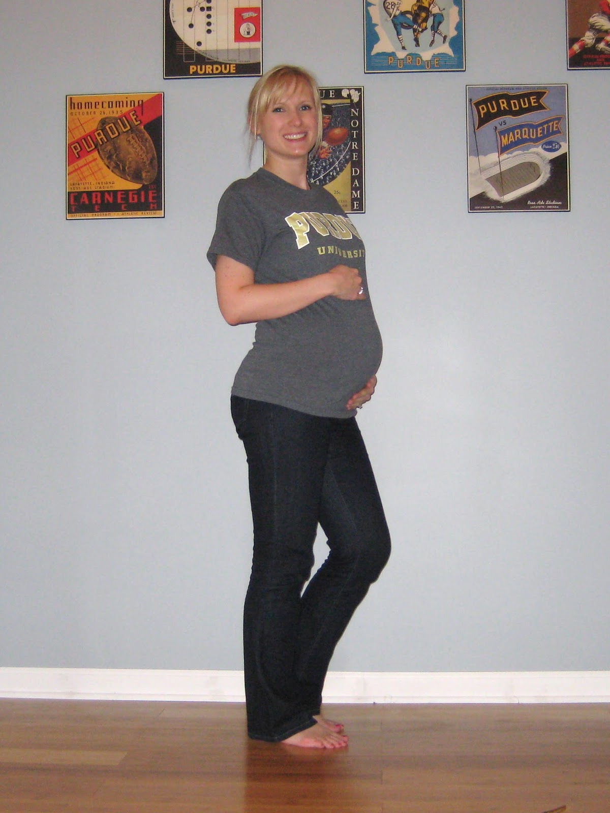 The Thornburgs: 31 Weeks: The Great White Belly Button Mystery