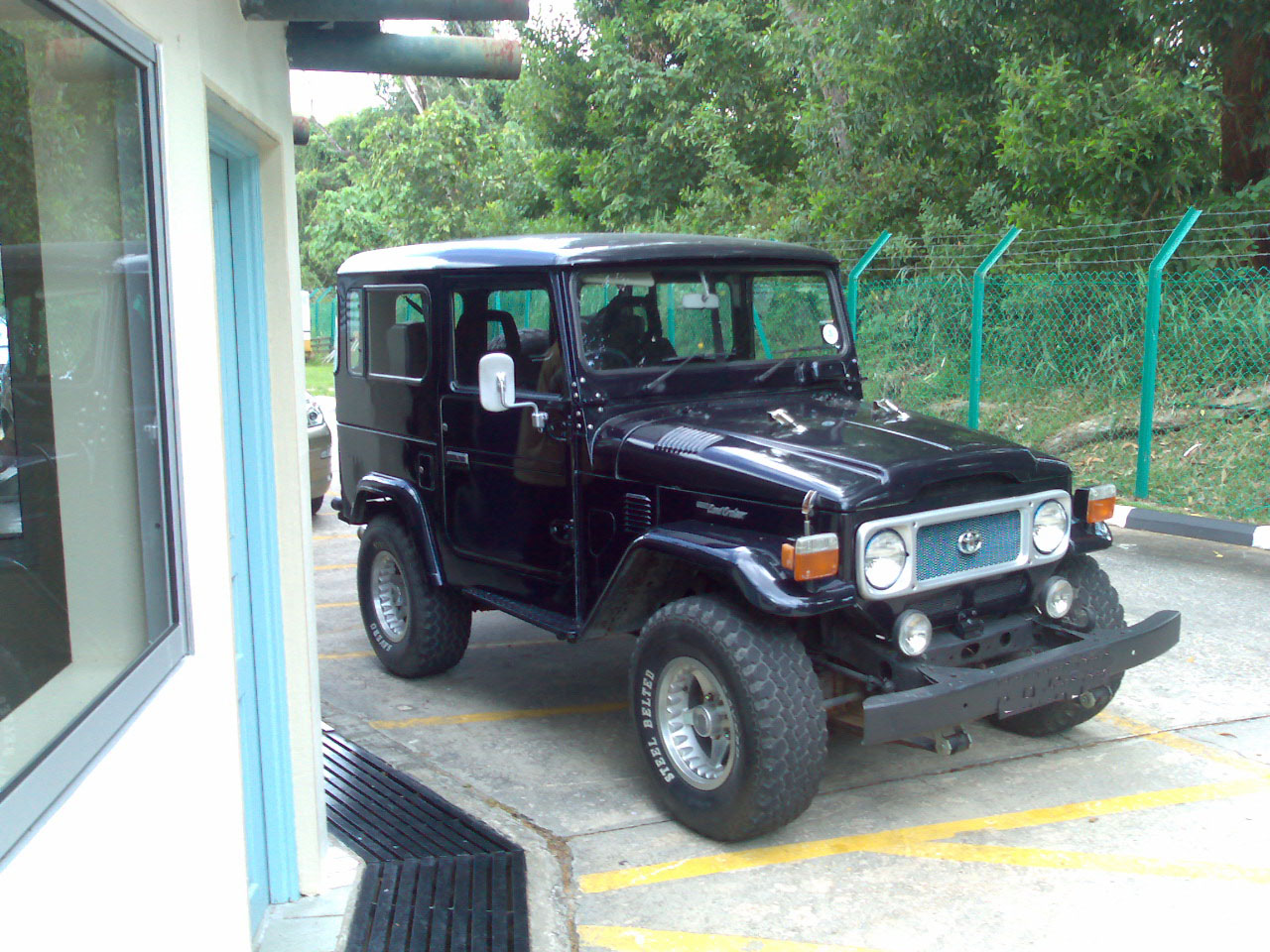 All cars 4 u: toyota letest land cruiser fj40 2010 & amazing video clips