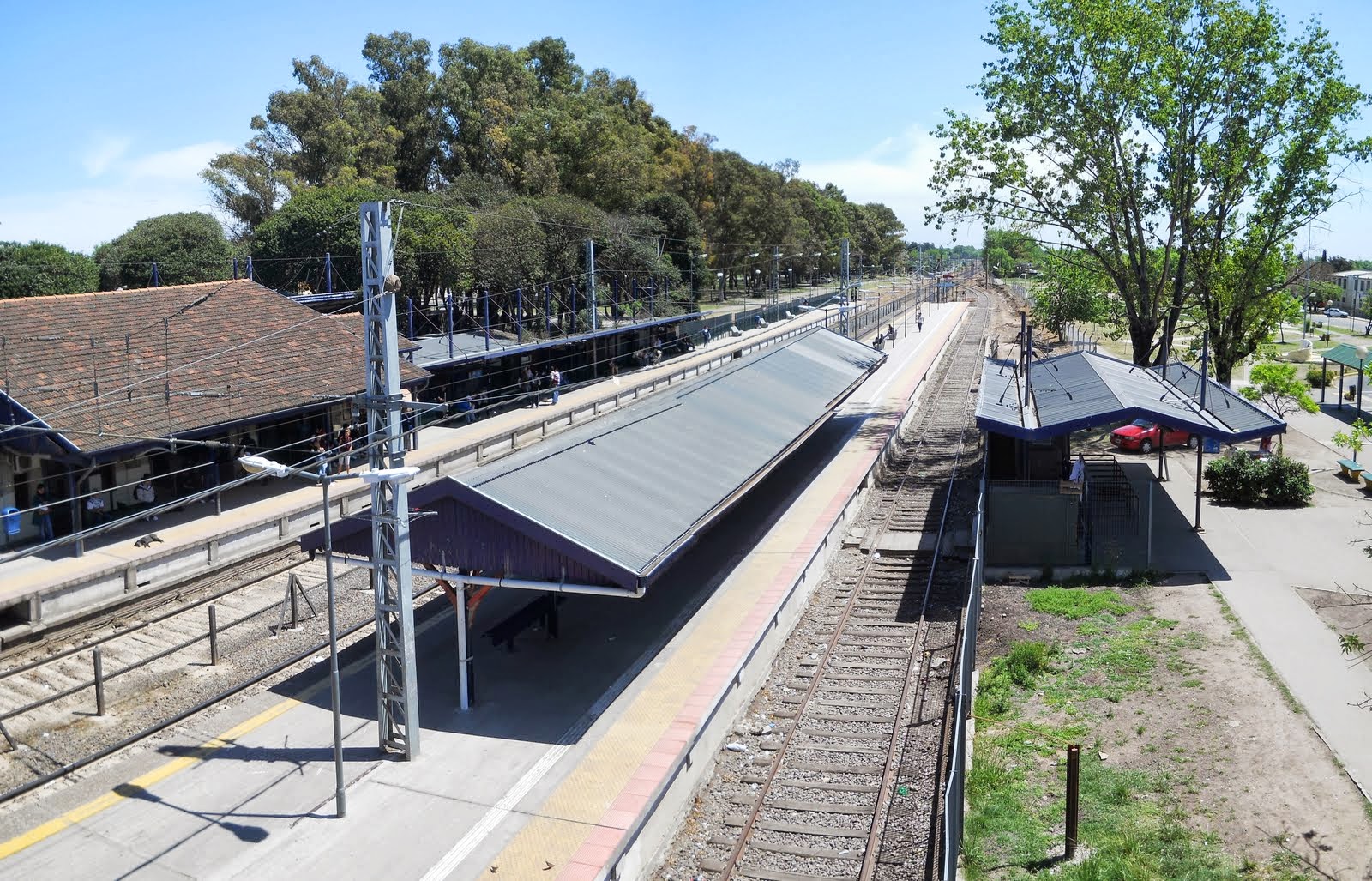 Fotos panorámicas de Claypole: Estación vista desde el puente peatonal