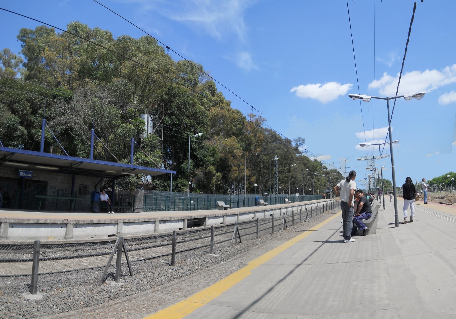 Fotos panorámicas de Claypole: Andenes de la estación Claypole