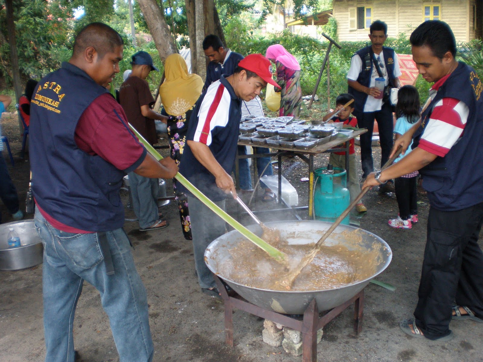 KOMUNITI ASTRA PERLIS: PROGRAM MENGACAU BUBUR ASYURA BERSAMA PBSM (CAW ...