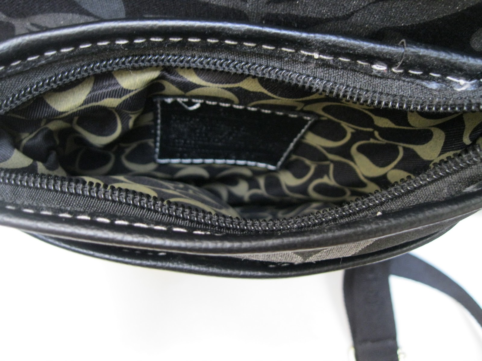 Anggun Maya Gallery: COACH SLING BAG - GARAGE SALE!!!