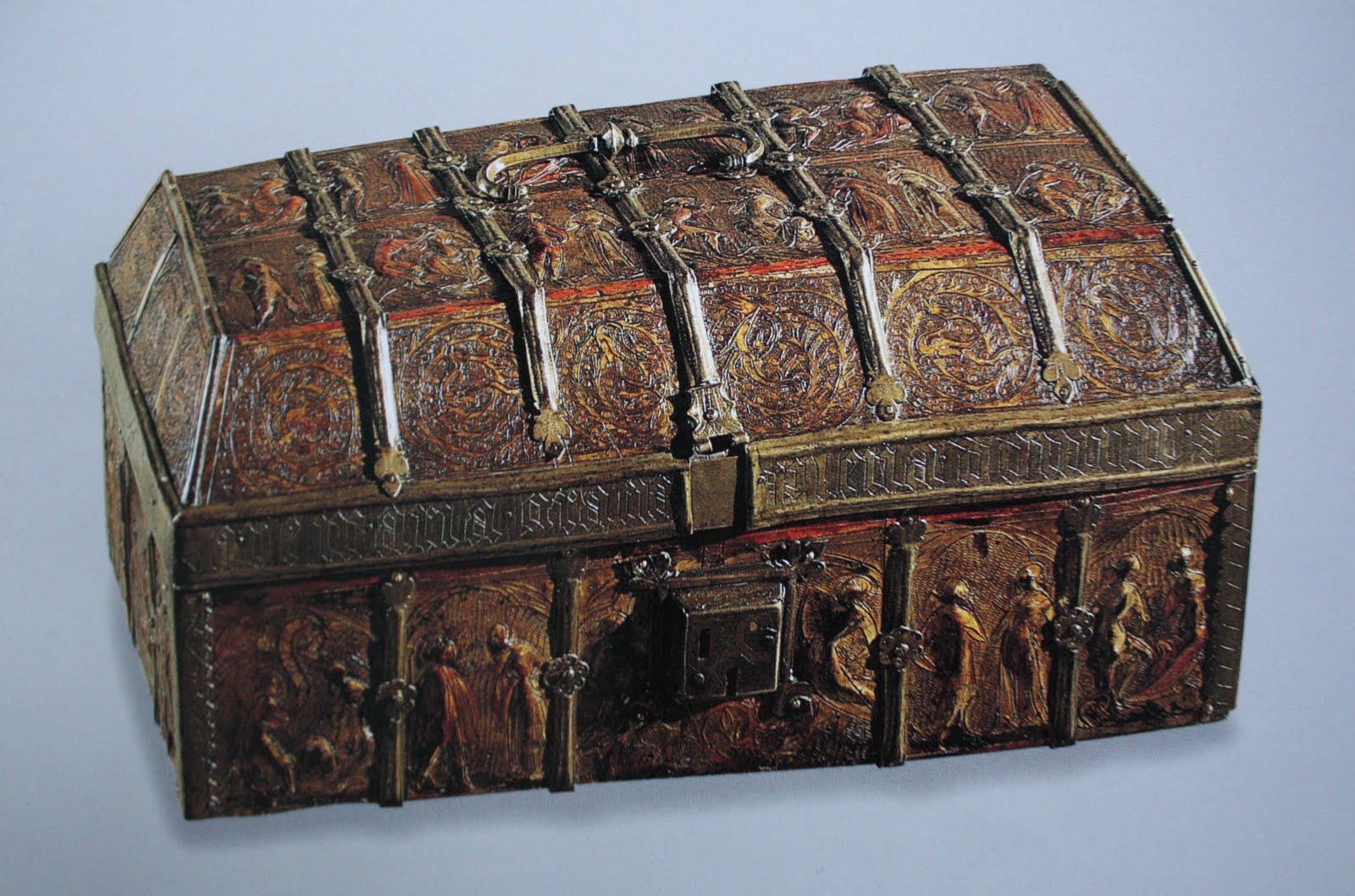 Cuero Repujado en Granada: · Diferencias entre el Cordobán y el Guadamecí