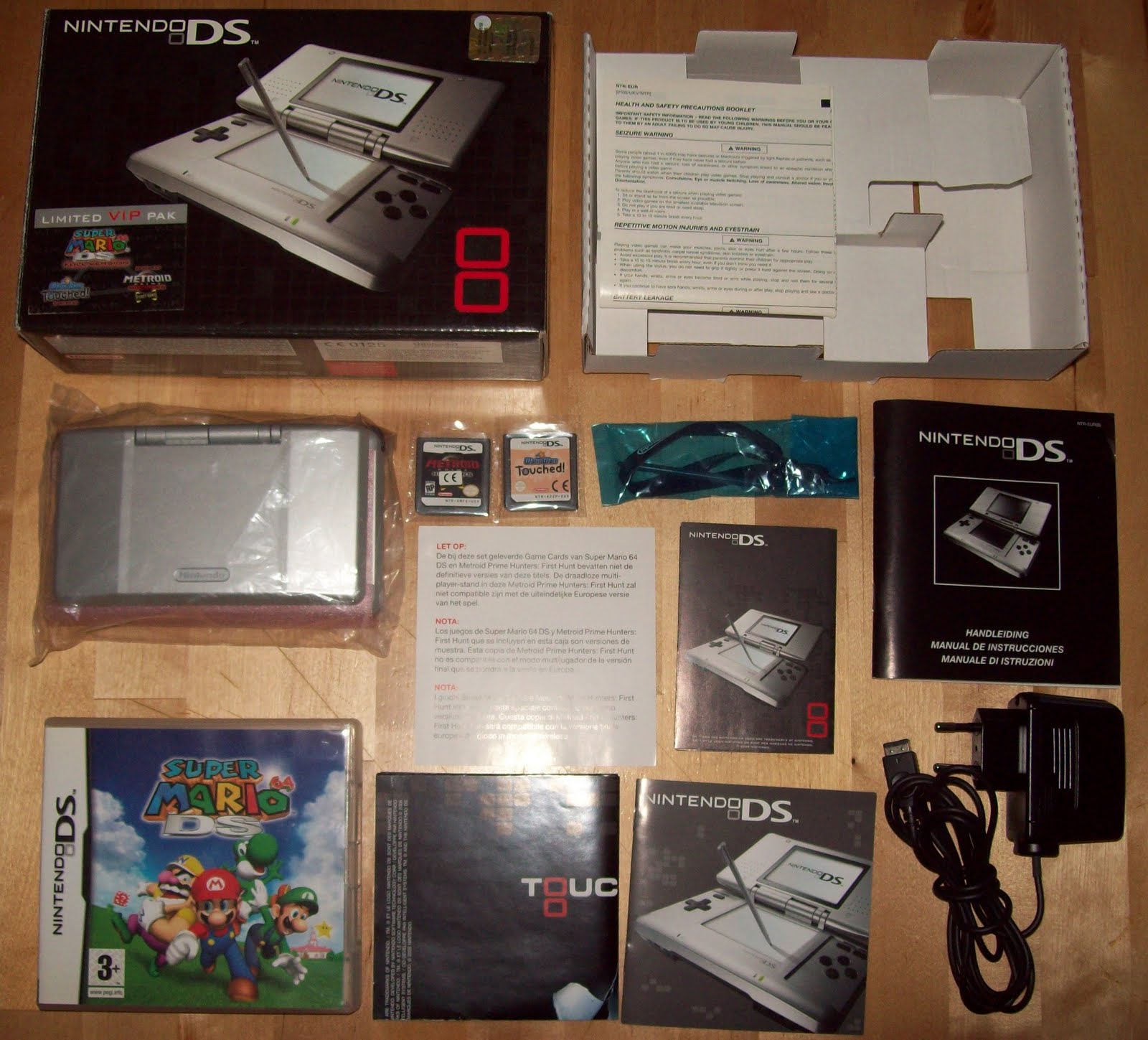 Vendita Collezioni Private: DS - Nintendo DS Limited Vip Pack