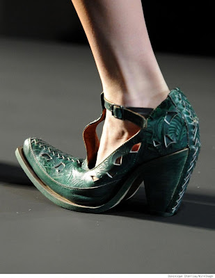 Eclectic Jewelry and Fashion: Fashion Statement: Extreme Shoes