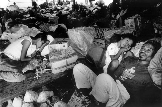 Bint photoBooks on INTernet: Koen Wessing 1942 - 2011 Photographer of ...