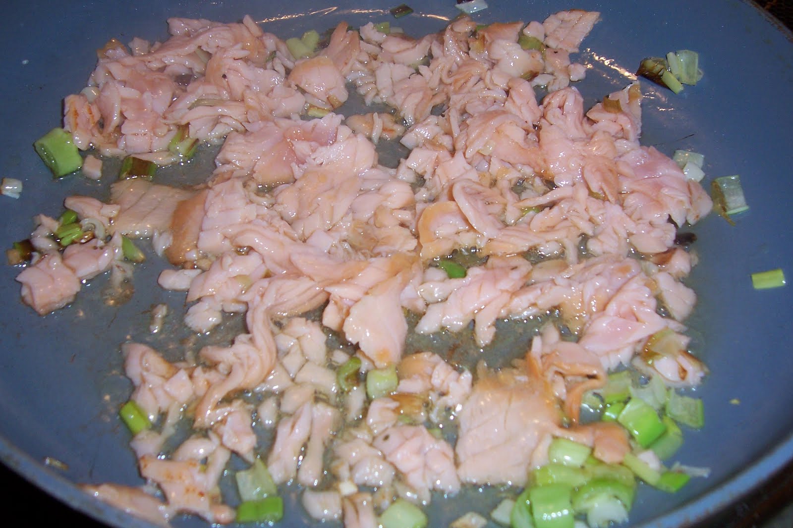 COOKING TIME: LINQUINE ΜΕ ΚΑΠΝΙΣΤΟ ΣΟΛΩΜΟ ΚΑΙ ΒΟΤΚΑ