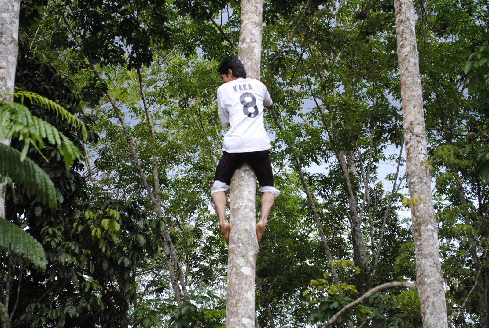 AKHUKUM FILLAH, MOHD HAZMI DIBOK: Menikmati Sentuhan dan Belaian Alam