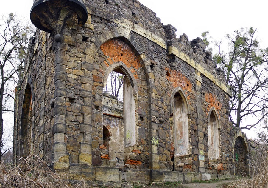 lostplaces - vergessene orte: Die künstliche Ruine in Pillnitz