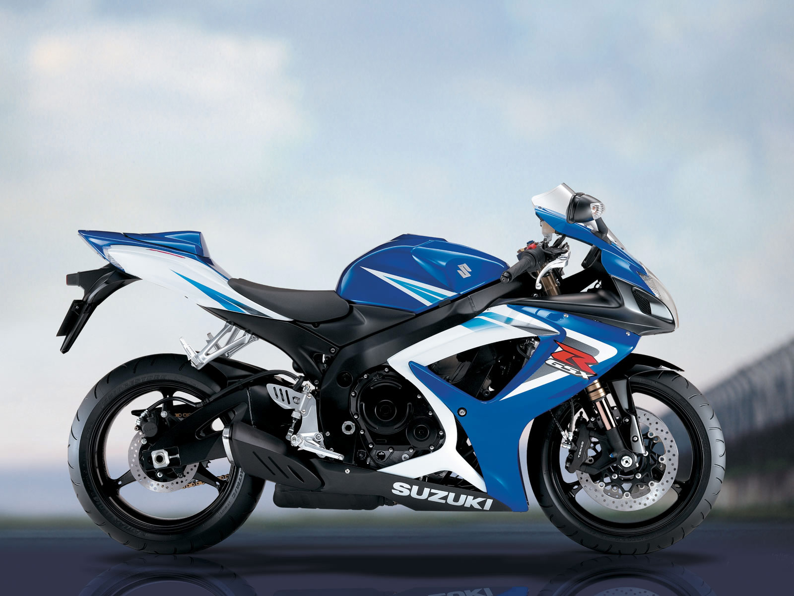 SUZUKI GSX R 750 2006 Specifications Desktop Wallpapers