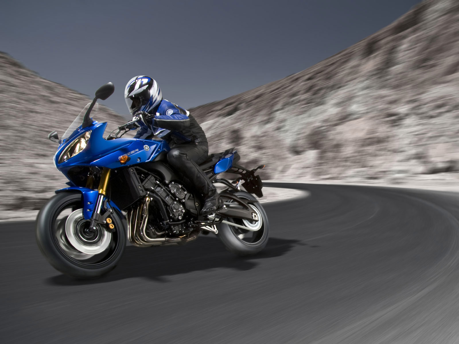 motorbike pictures: YAMAHA Fazer 8 (2011) motorcycle pictures ...