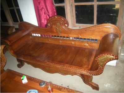 SEJATI MEBEL MODERN & ANTIK: MEJA DAN KURSI KUNO DAN ANTIK