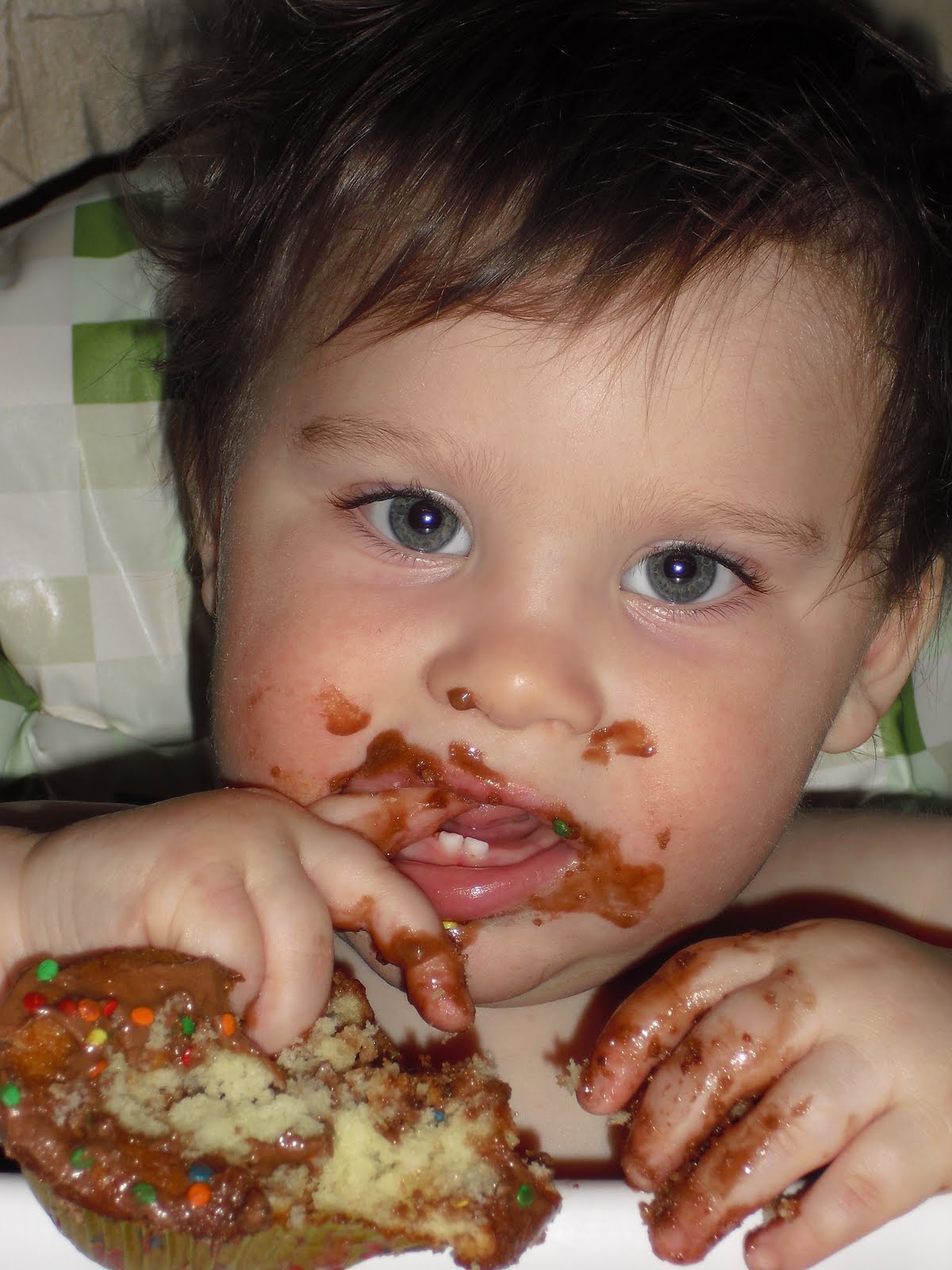 How to Eat a Cupcake...Matthew Style - CrystalandComp.com