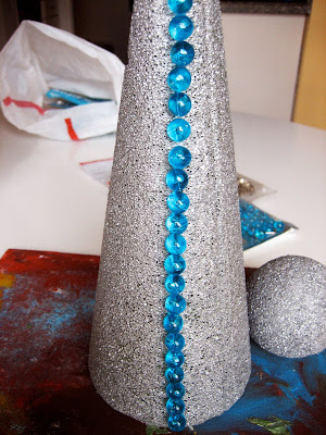 alisaburke: Push Pin Tree Tutorial