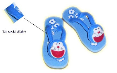 sandal boneka