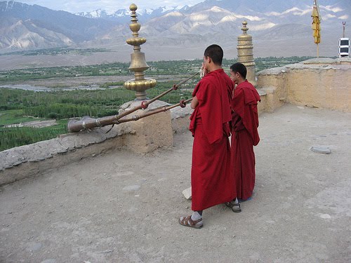 Experience the Majestic Himalayas (India): Travel Wonders